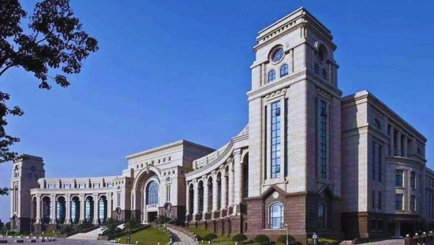 Fudan University (Shanghai Medical College) - MBBS Mithram